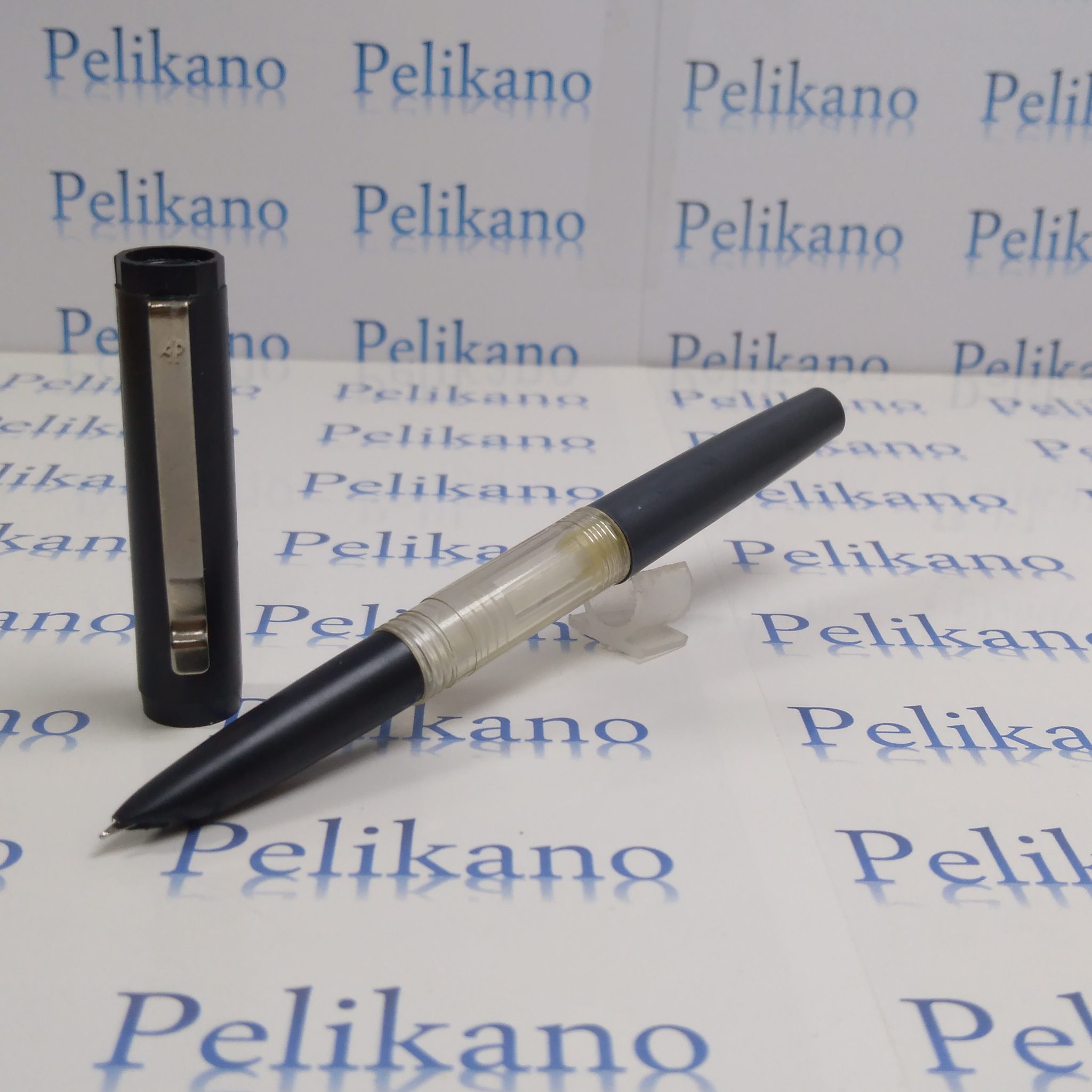 خودنویس آکبند – فروشگاه پلیکانو